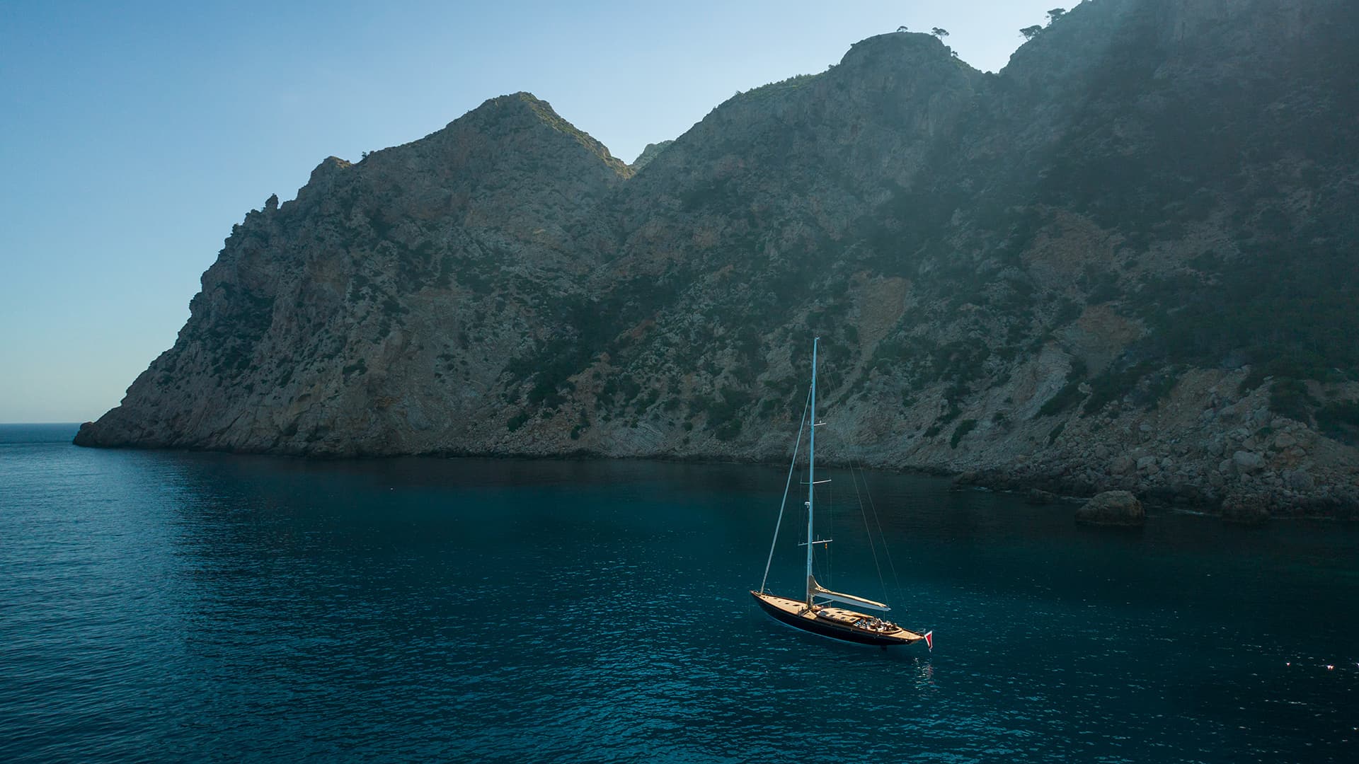 Anima II | The ultimate modern classic charter yacht for 6 guests